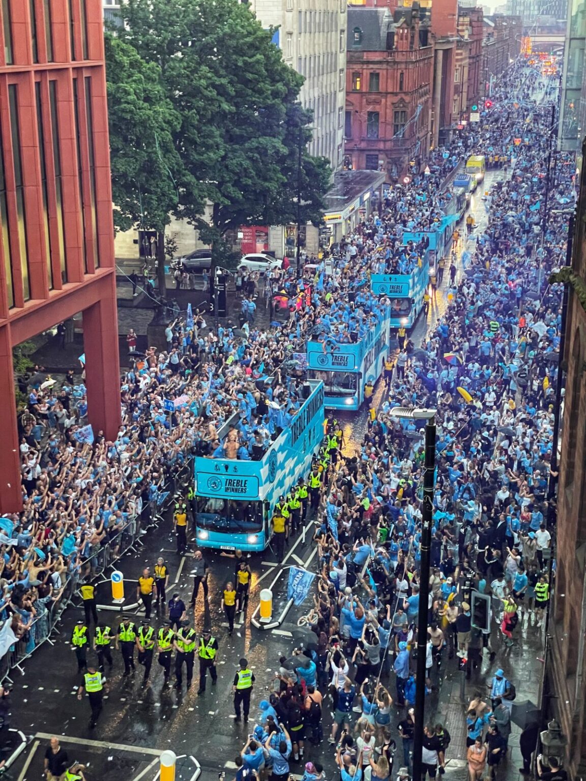 History of football’s famous Trophy Parades : From Preston North End to ...